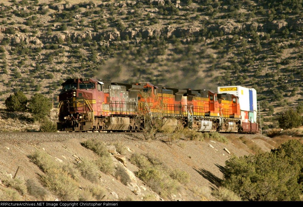 BNSF 824, 907, 4392, and 4100